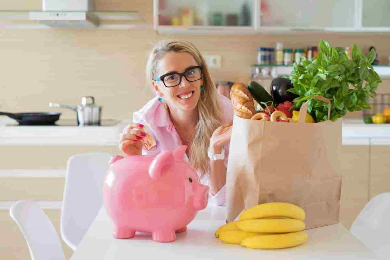 30 Easy (and Effective!) Household Tips to Save Money