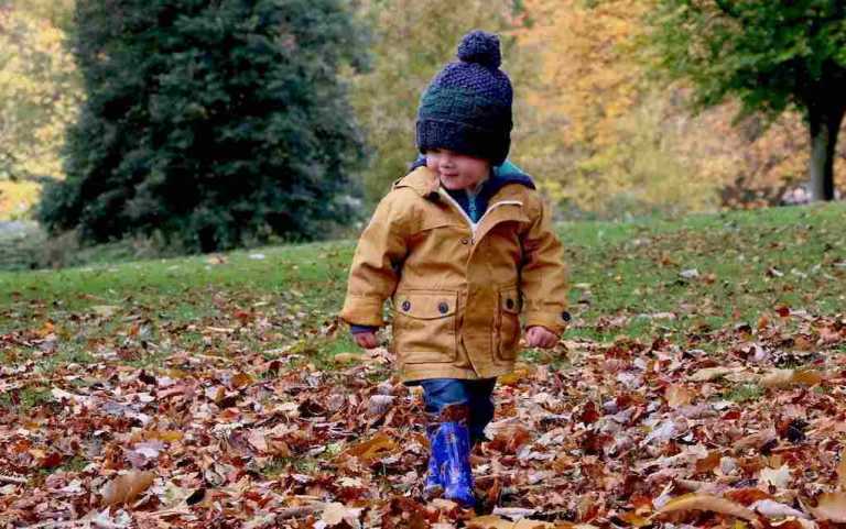 50 Awesome Autumn Activities for Kids (and Parents!)