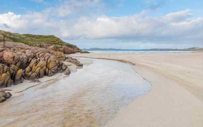 16 Stunning Donegal Beaches for Memorable Family Fun