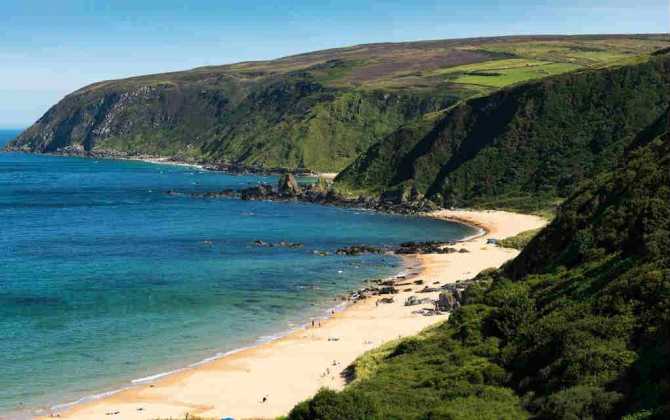16 Stunning Donegal Beaches for Memorable Family Fun