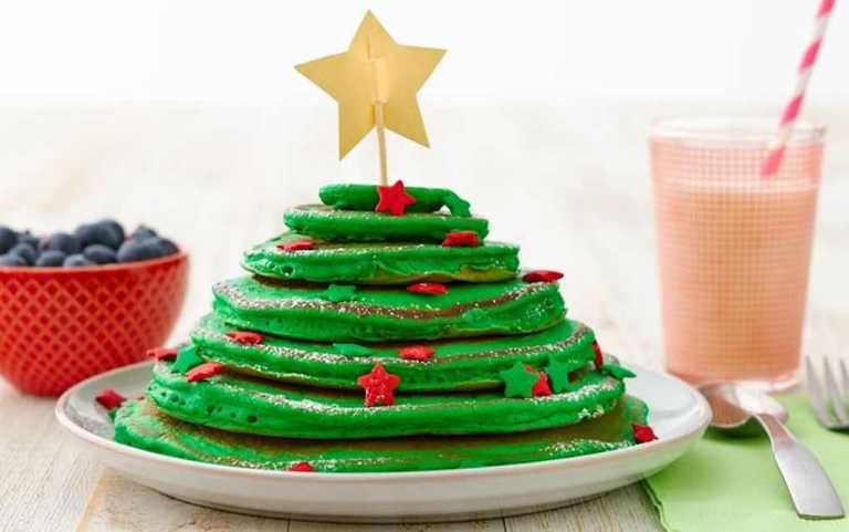 20 Scrumptious Christmas Pancakes the Family Will Love