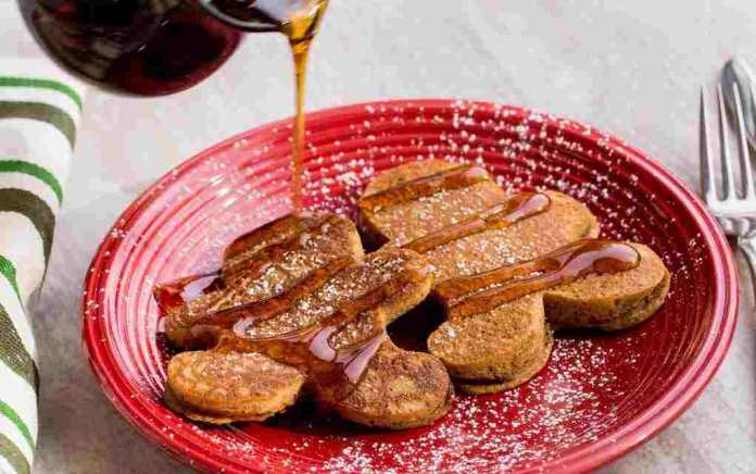 20 Scrumptious Christmas Pancakes the Family Will Love