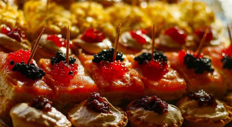 Easiest Ever Festive Canapé and Drink Ideas for Unexpected Guests