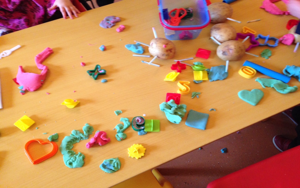 Creative Messy Play Ideas for Kids to Make this Autumn