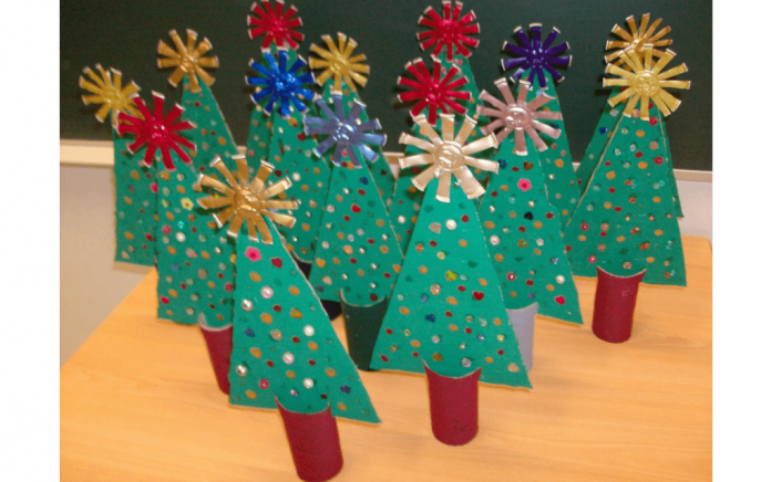 15 Super Easy Preschool Christmas Crafts to Make with Your Child