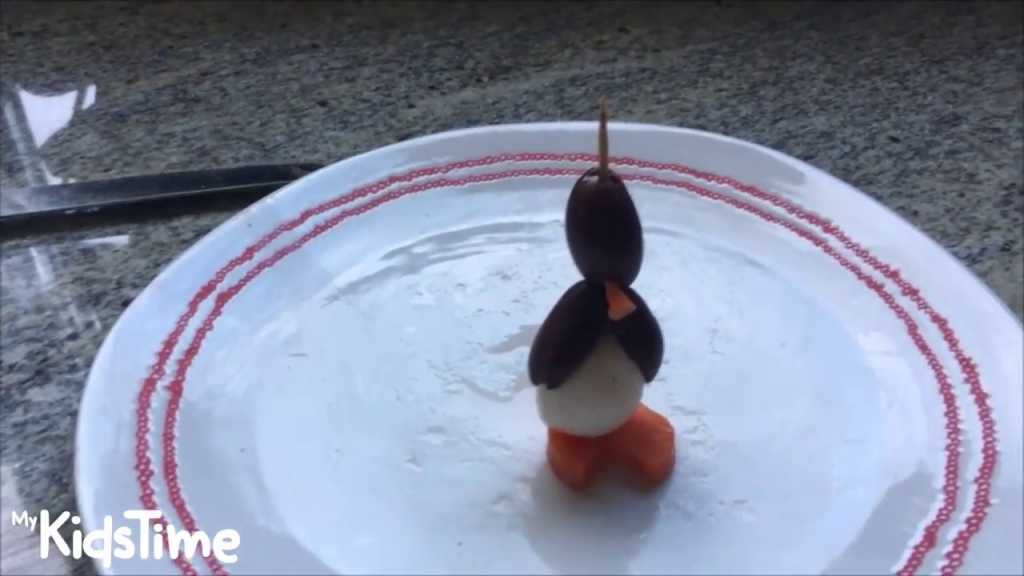 How to Make a Festive Penguin Snack From Olives and Cheese