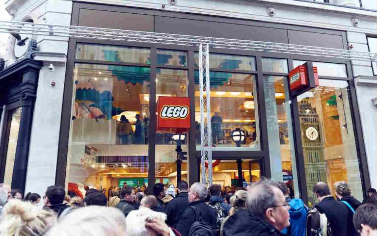 Five New LEGO Stores to Open in the UK and Europe This Year