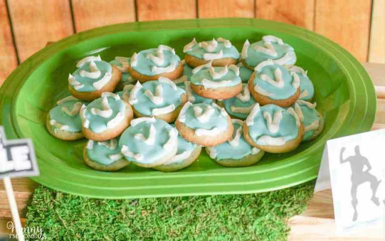 30+ Fortnite Party Food Ideas That Are Totally Floss-Worthy!