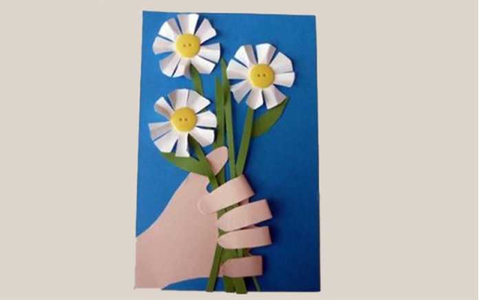 Homemade Mother's Day Craft: Get Creative with These 3D Flowers