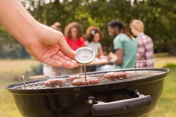 Planning a BBQ This Weekend? Don't Miss These BBQ Food Safety Tips