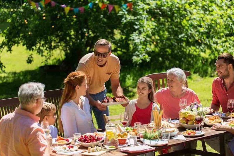 7 Entertaining Ideas for Outdoor Gatherings at Home