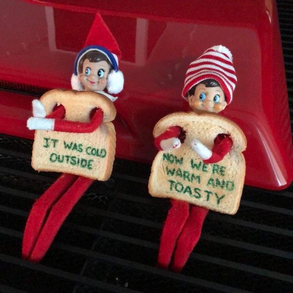 Super Quick Elf on the Shelf Ideas – 5 Minutes or Less!